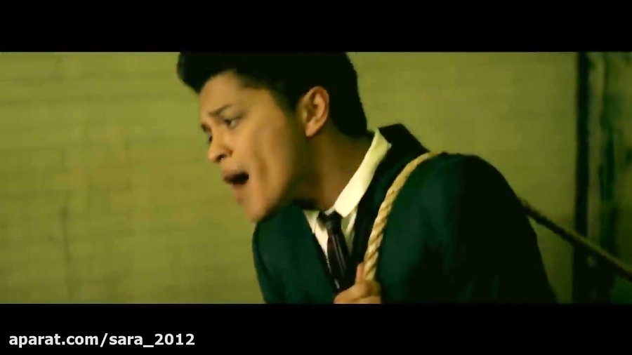 Bruno Mars - Grenade [OFFICIAL VIDEO]