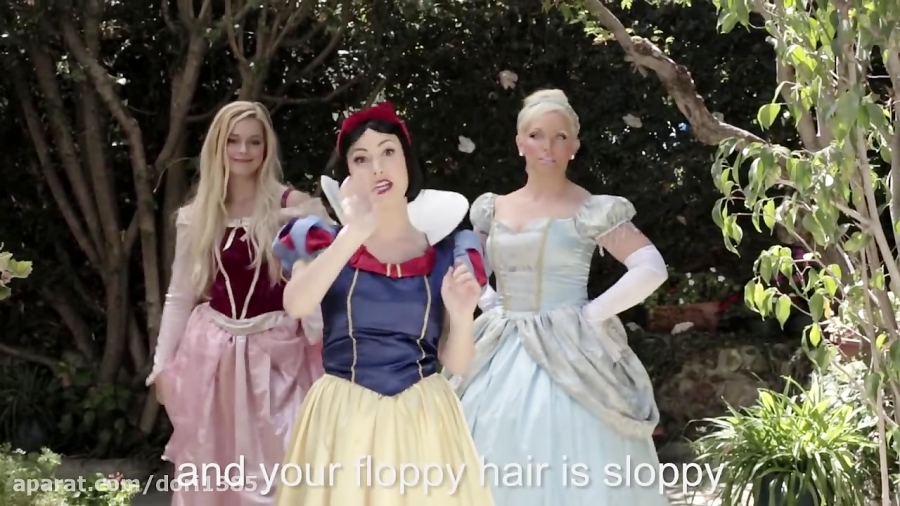 SNOW WHITE vs ELSA: Princess Rap Battle (Whitney Avalon ft. Katja ...
