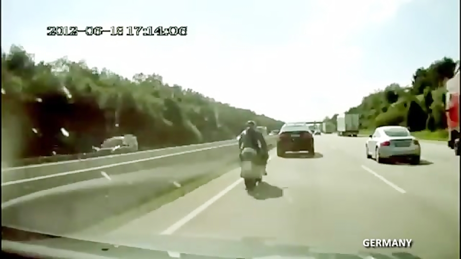 MAD DRIVERS #4 - Car Crash Compilation - 40 Videos of Car Cr