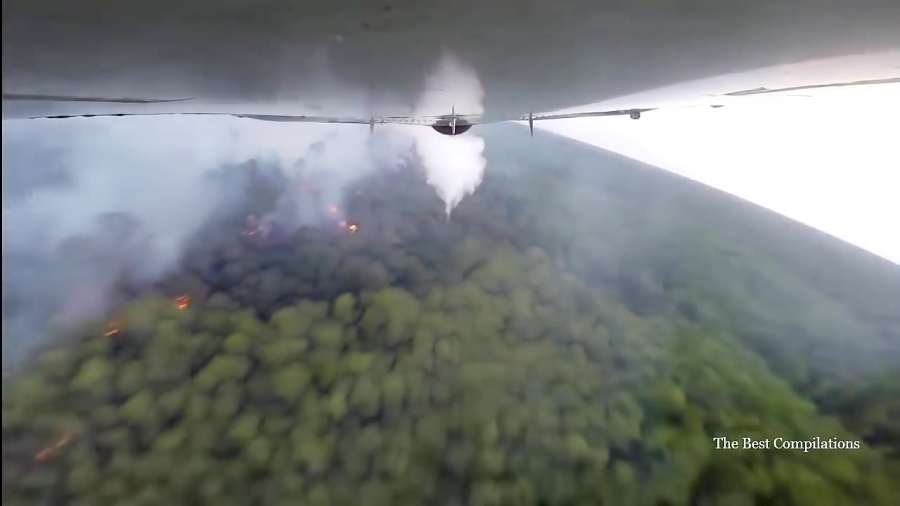 Fire Fighting Airplanes in Action - Lockheed Electra Tanker