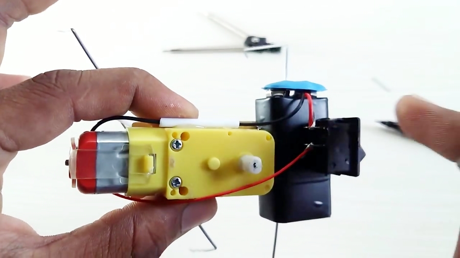 How to Make a Walking Insect Robot ( VERY EASY )