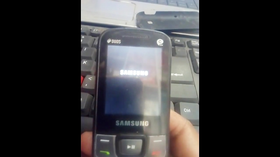 آموزش باز کردن Samsung E2252