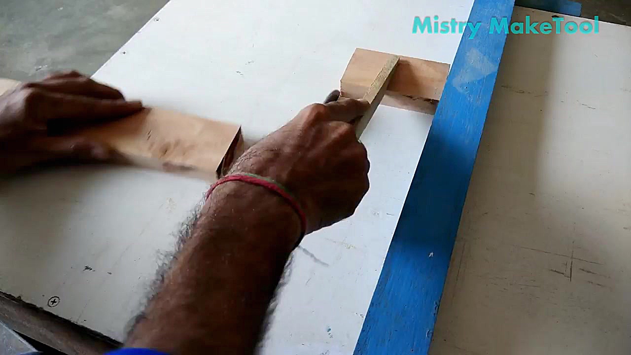 Making Wooden Desk Watch || DIY Desk Watch
