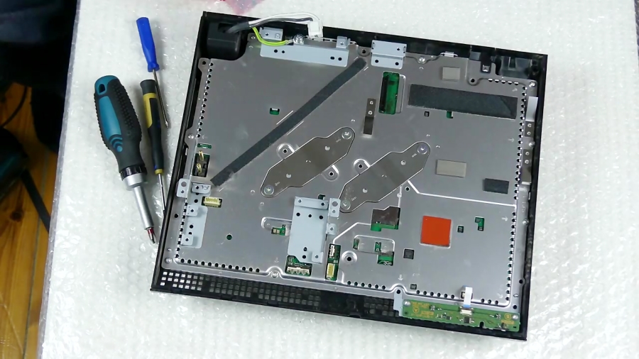 جداسازی هیتسینک سی پی یو ps3 و تعویض خمیر حرارتی - PS3 IHS Removal