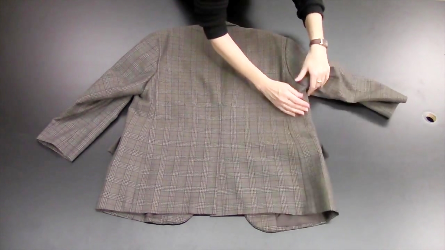 How to Construct: Back Saddle Vent on a Suit Jacket