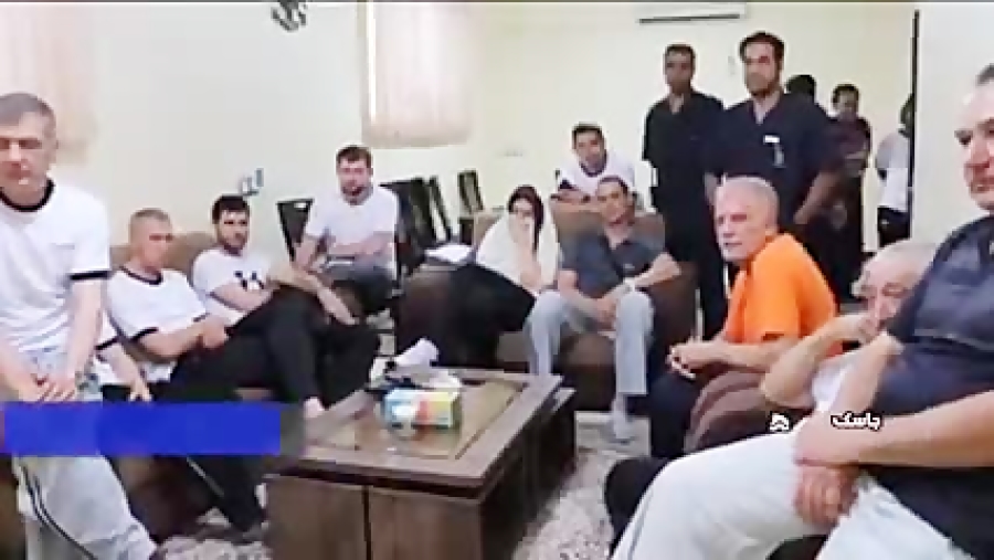 تصاوير خدمه نجات يافته کشتي حادثه دیده در دريای عمان