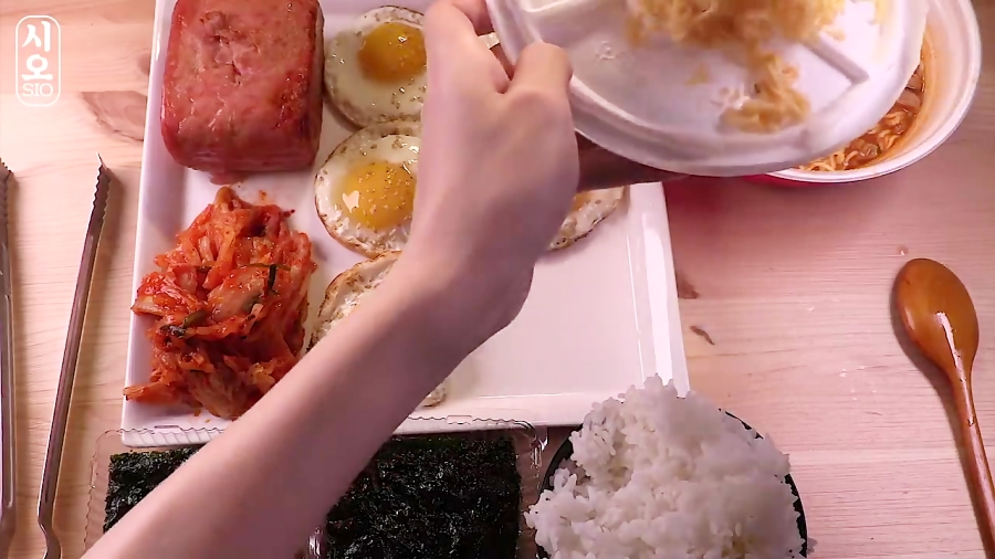 خوردن غذای های خوشمزه با صدا فود اسمر Food Asmr جدید