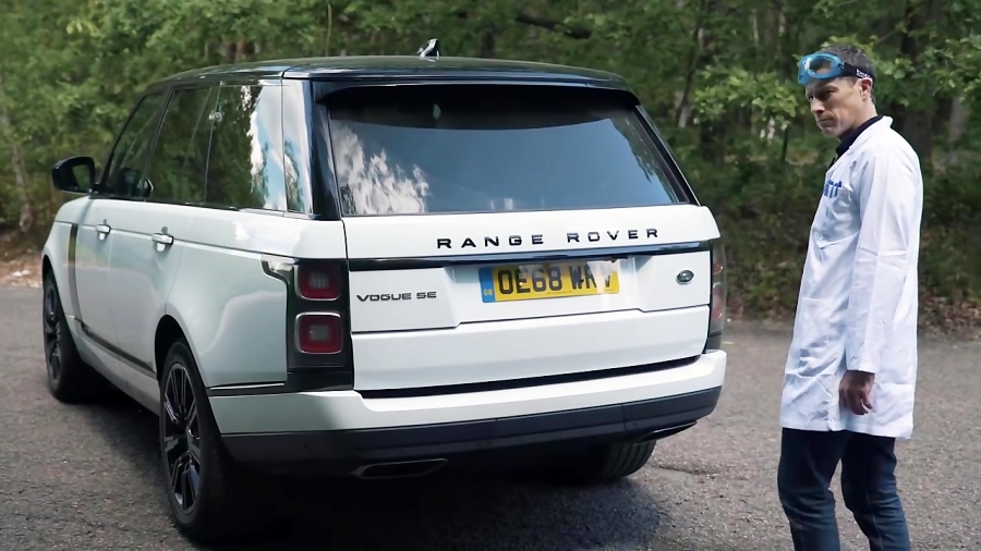 Range Rover SUV 2020 in-depth review | carwow Reviews
