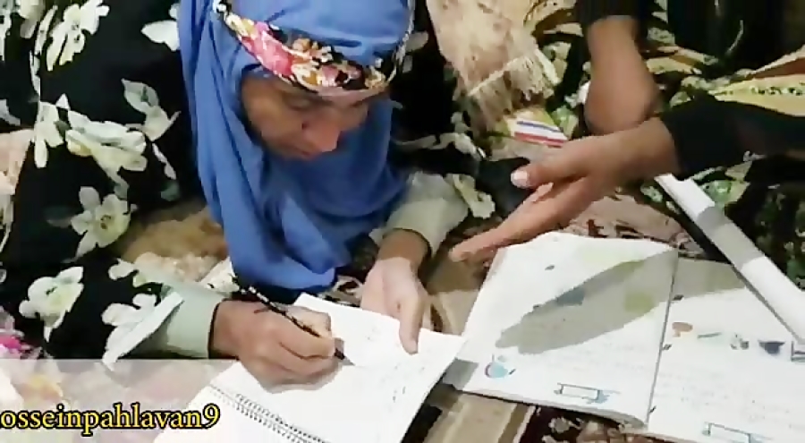 در خواندن کلاس اولی ها لایکش کن حتما نکنی نصف عمرت رفته مردم از خنده