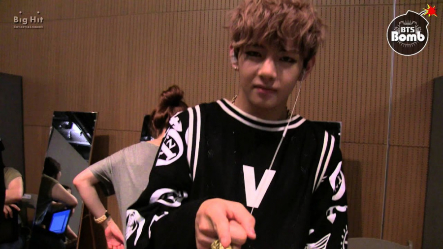 BANGTAN BOMB] V's hard dance practice - BTS]