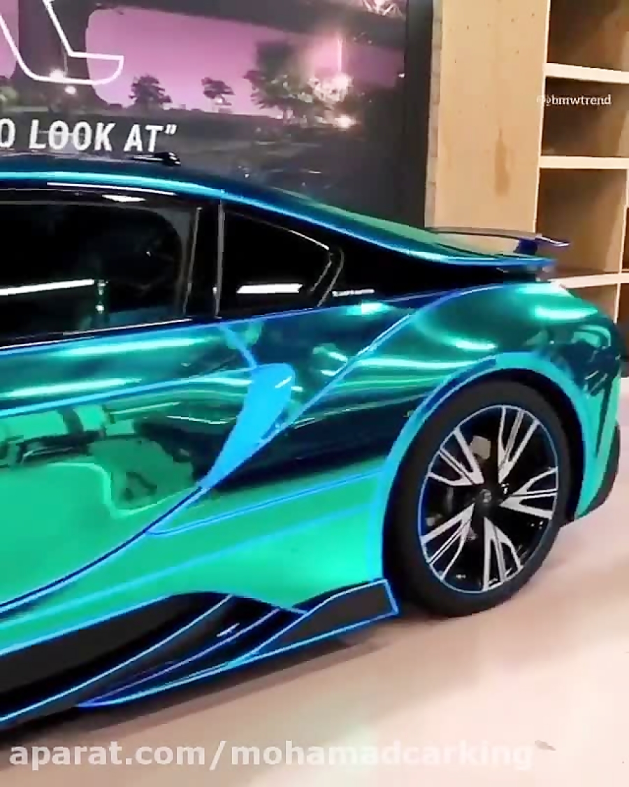 زیبایی سلطان در تاریکی بی ام و I8