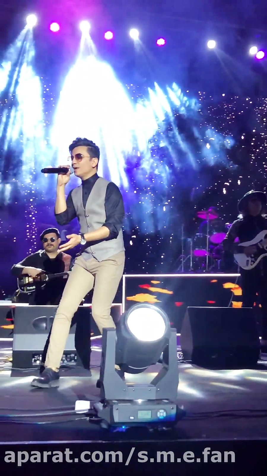 کنسرت شبهای دیوونگی......(: