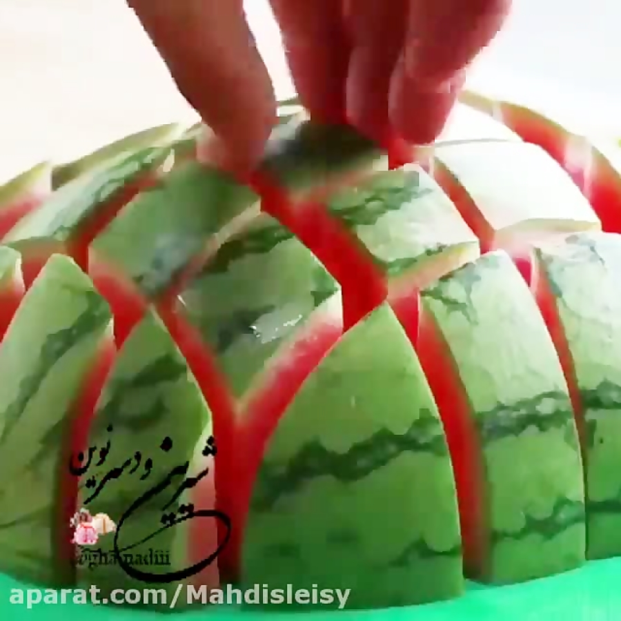 اموزش بریدن هندوانه برای شب یلدا
