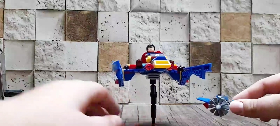 بررسی لگو ی ........ سوپرایز