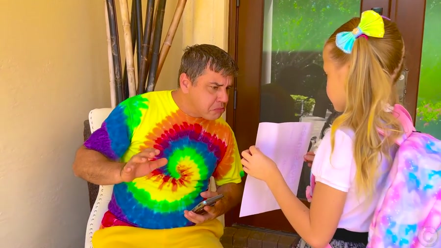 سرگرمی کودک _ برنامه ناستیا -پدر ناستیا حواس انسان را آموزش می دهد