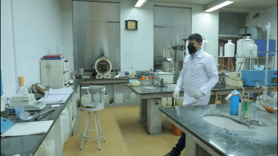 آزمایشگاه کارخانه قند اقلید 1/Eghlid Sugar Factory Laboratory 1