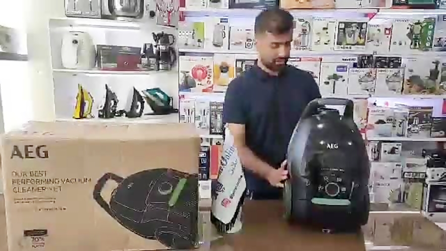 جاروبرقی آاگ مدل vx9-4-oko