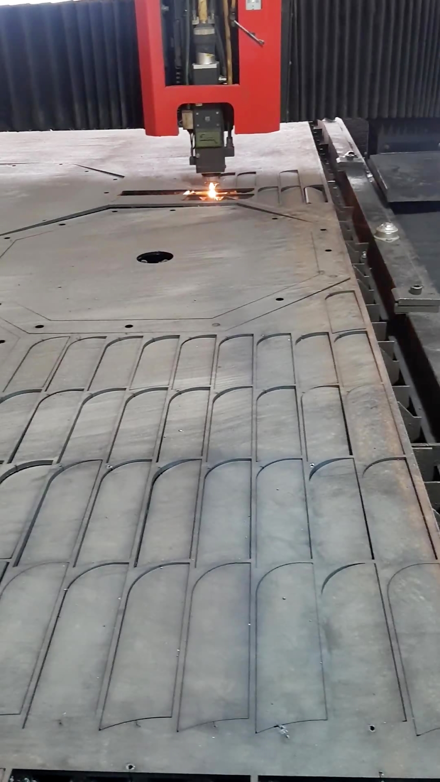 آهن تعاون تامین/خم سی ان سی/لیزر ورق ۰۲۱۶۶۶۷۰۵۰۰/۰۹۱۲۷۱۴۱۱۶۱