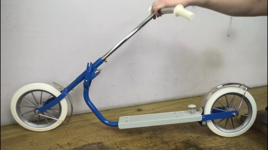 Broken Rusty Oldtimer Scooter - Restoration