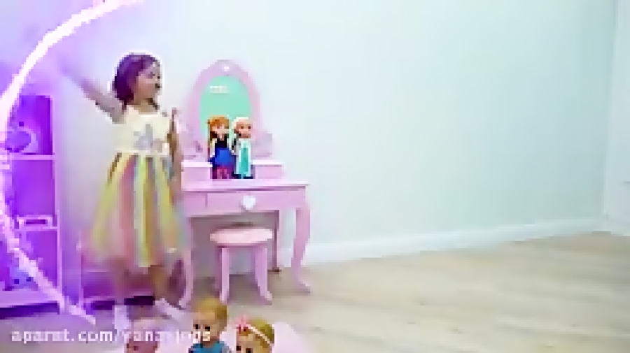 اتاق فروزن السا و انا