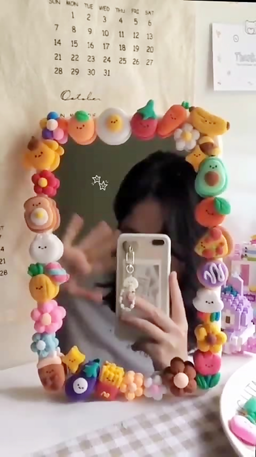 مجسمه با خمیر کلی برای روی آینه