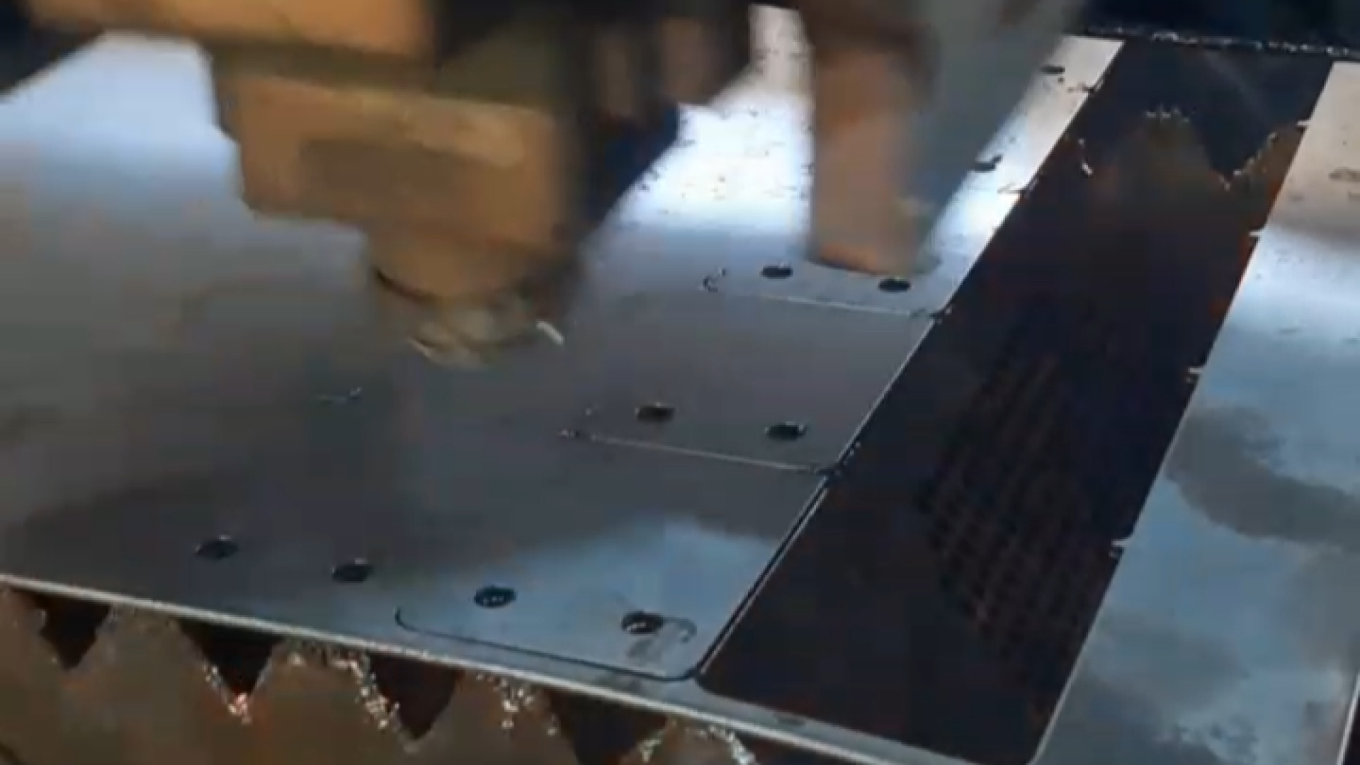 آهن تعاون تامین/برش لیزر ورق/خم سی ان سی02166670500/09127141161