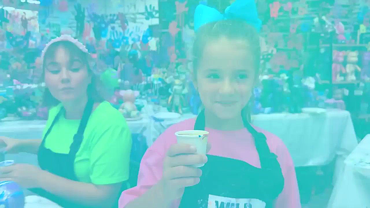 Ruby Barbie and Bonnie Ken Pink vs Blue One Color Challenge