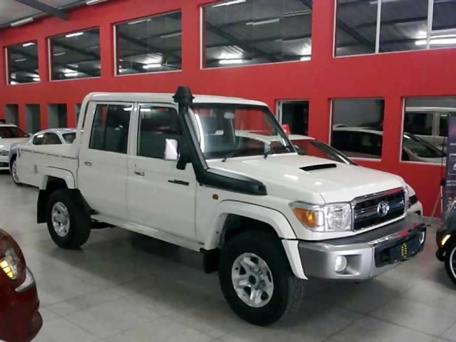TOYOTA LANDCRUISER 4.5 DIESEL تویوتا 4.5 دیزل