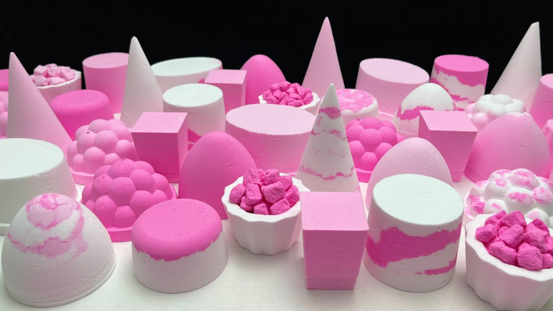 ASMR with pink triggers - ای اس ام ار با اشیا صورتی