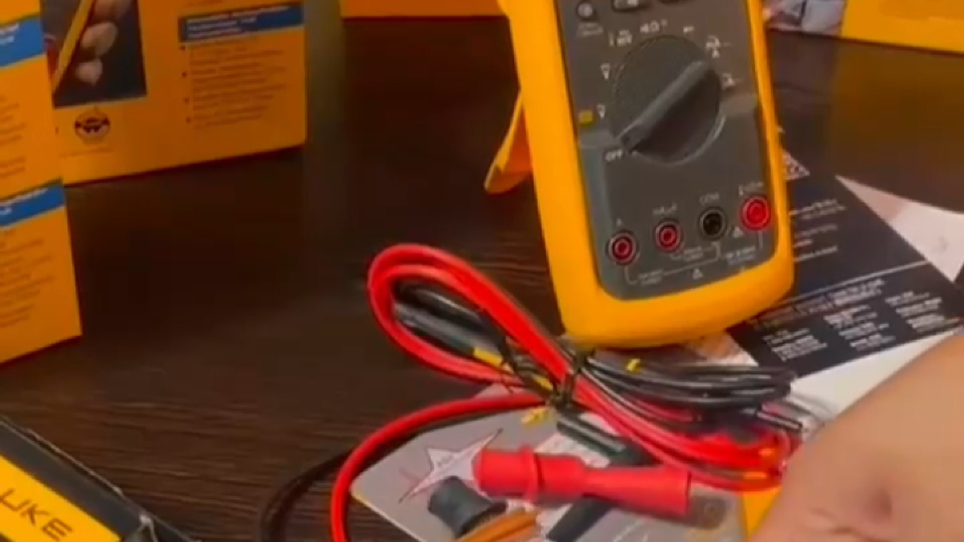 کلمپی و مولتی متر های دقیق از ترند ترین برند ها