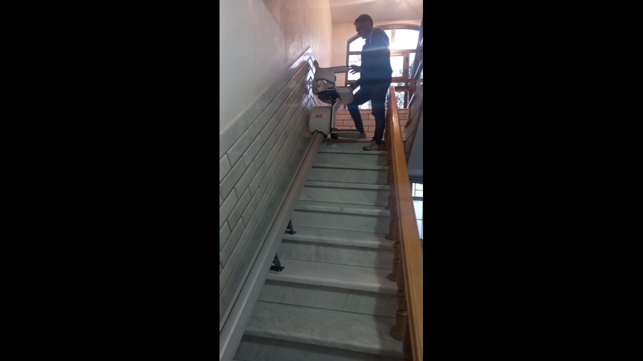 نصب صندلی بالابر مدل لوانت 2025 در شهرکرد