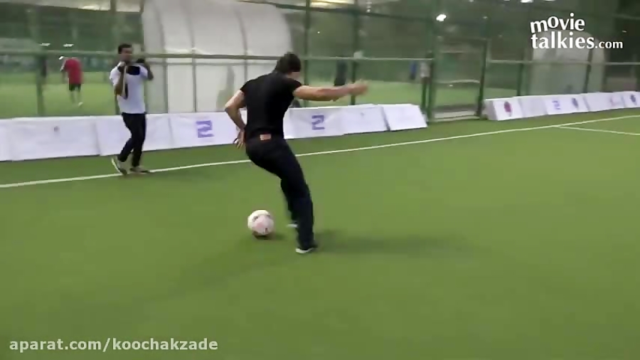Tiger Shroff's Amazing Football STUNTS In Public
