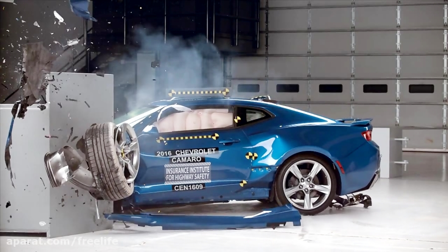 2016 Chevrolet Camaro driver-side small overlap IIHS crash test